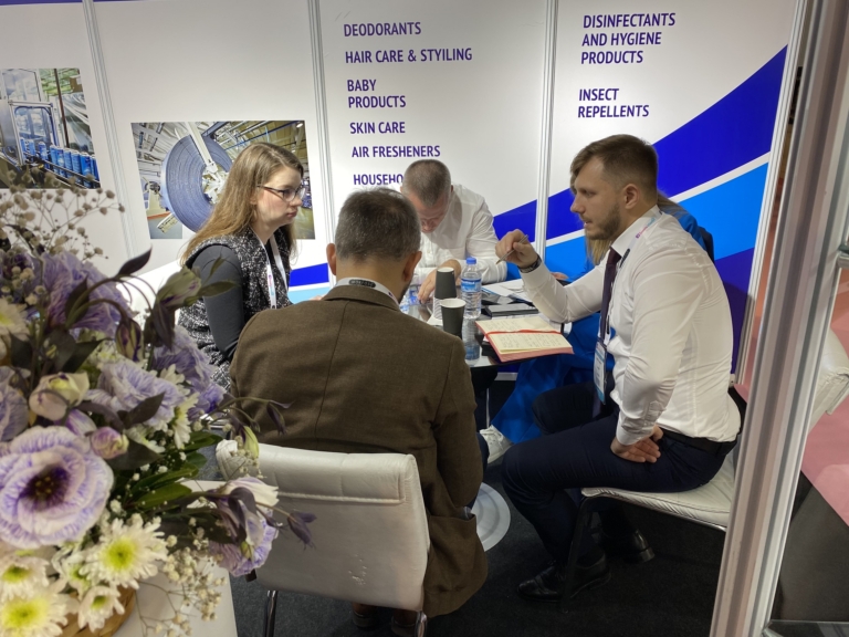 REPRESENTATIVES OF ARNEST AO VISITED THE BEAUTY ISTANBUL EXHIBITION - Arnest Group